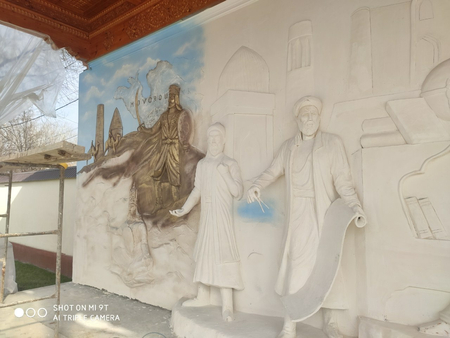 Rassom, Barelyef, Художник