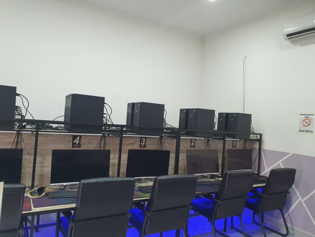 Games club sotiladi 14 ta igravoy 1 ta server
