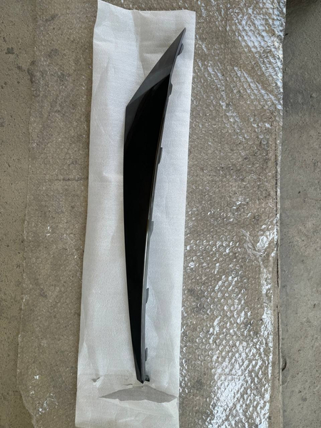 Hyundai Elantira 21,22 yilga oldi orqa bamfer molding