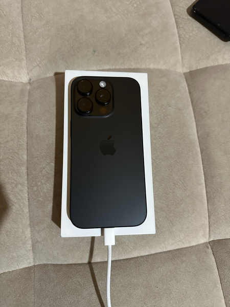 Iphone 16 pro sim