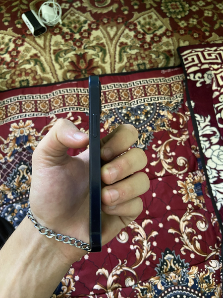 Iphone 12 mini состояние хорошее