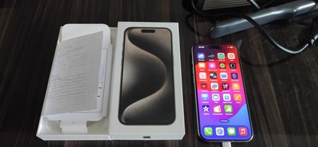 Iphone 15 pro Natural Titanium