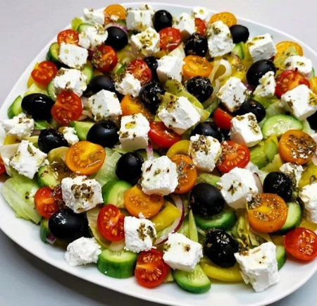 Салаты на заказ, все вкусно и профессионально доставим.