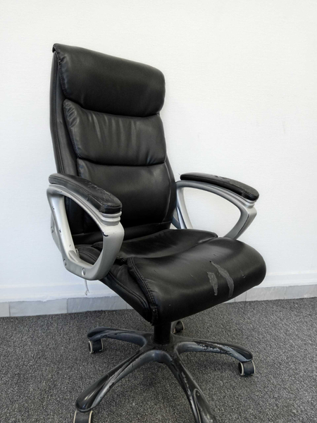 Ofis kireslosi sotuvga qo\\\'yildi kelishilgan narxda
