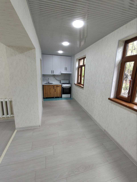 Продам 2/1/4 кирпич новый ремонт метро Хамза