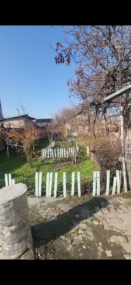Срочно продается  8 соток в Мирзо-Улугбекском районе.