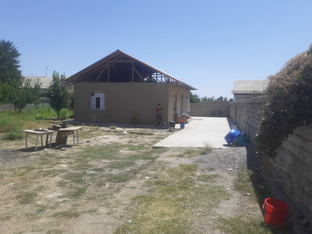 Yangiyulda 3 honali uchastka 80m^2,  8sotka