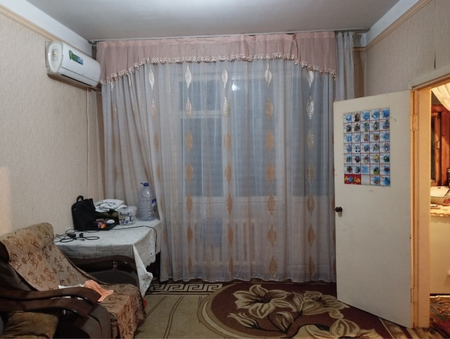 Феруза Продается квартира 2/2/4 балкон 1.5х3 ор-р: Школа 205
