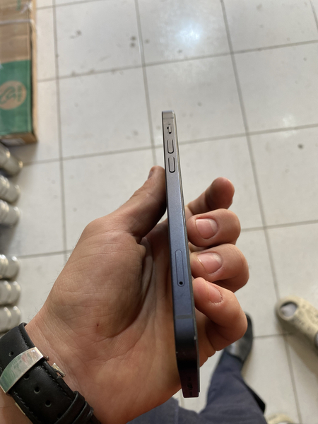 iPhone 12 с гарантией