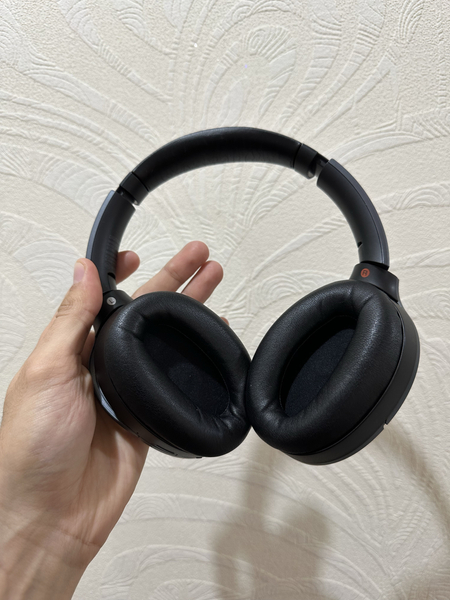 Наушник Sony WH-1000XM2 шумоподавлением