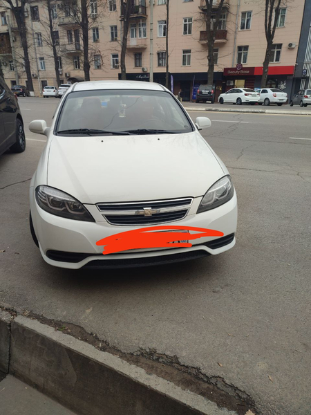 Продаю белую Джентру