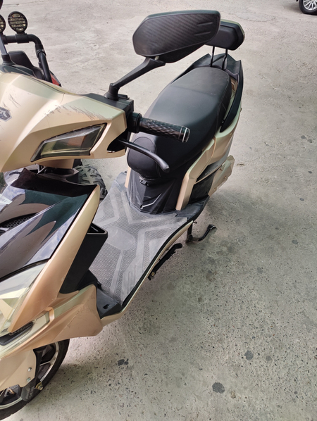 Продам скутер 125 куб  состояние средние