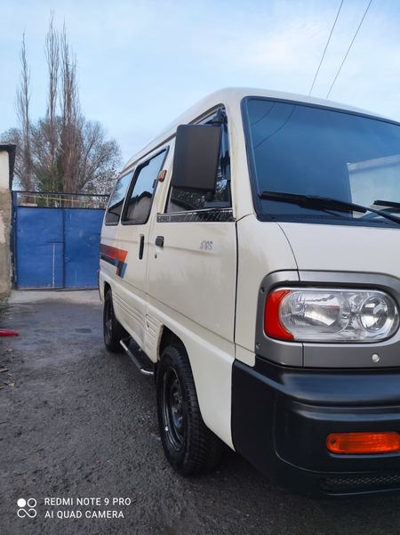Damas srochna sotiladi