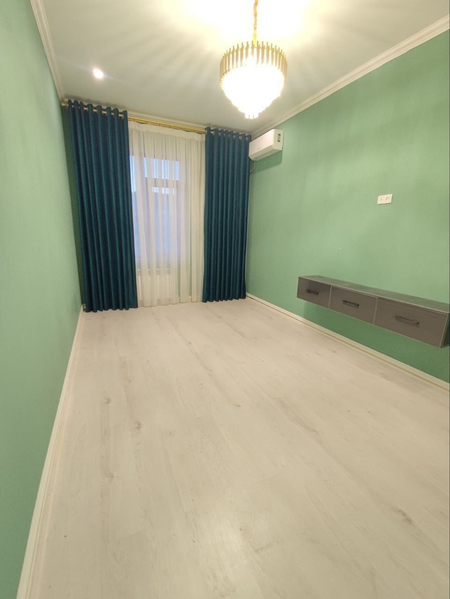 Novostroyka sotiladi 3 cona 103 kvadrat