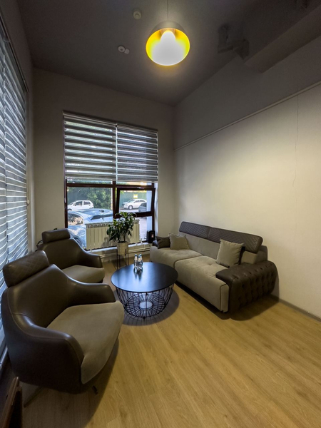 Продаётся Офис. 322 м². Улица Абдуллы Каххара. Парковка на 10 авто.