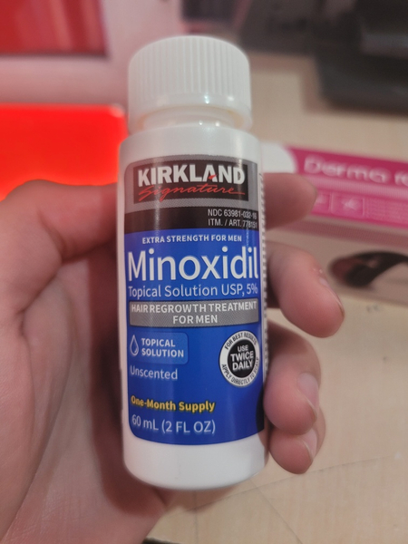 Minoxidil va Derma roller