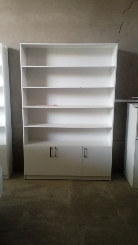 Magazin uchun mebel