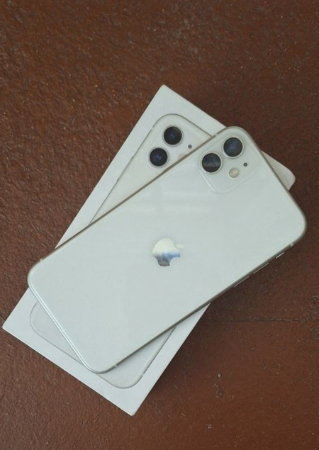 iPhone 11 sotiladi 64 gb