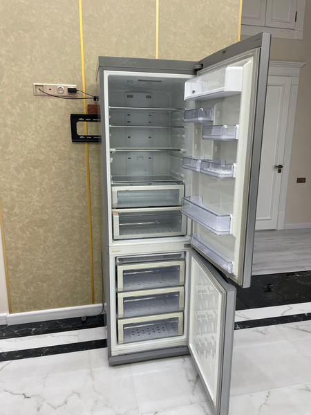 Срочно!!! Продам холодильник «Самсунг» в отличном состоянии.