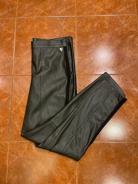 Брючки по фигуре . Италия. Twin set.