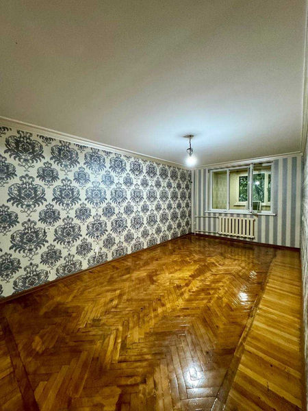 Chillonzor26 3xona 4-etaj balkon 2*6 maydon 70 remonti bor kuxny mebel