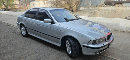Продаю своя BMW E39