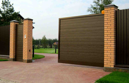 Откатные ворота с калиткой