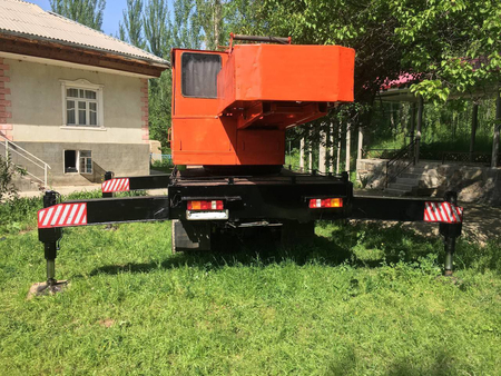 Автокран 25т сотилади