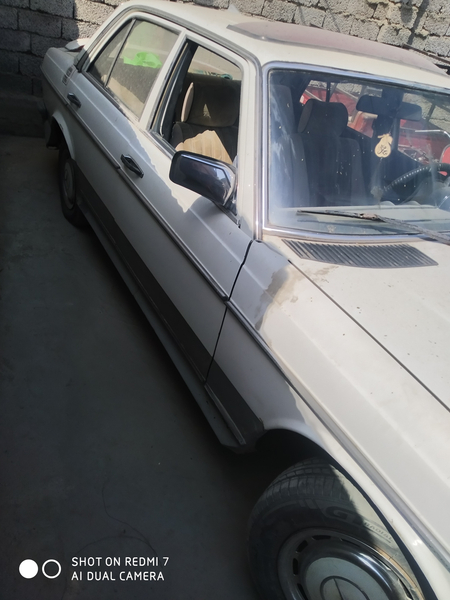 Продается автомобиль Мерседес w123