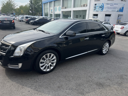 Cadilac xts сотилади
