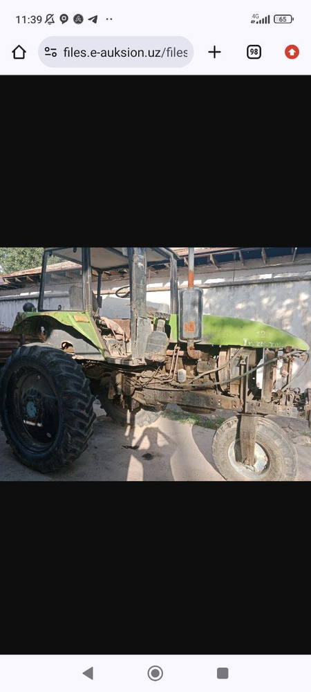 Traktor sotiladi