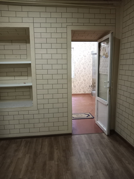 Продаётся дом в общем дворе.
