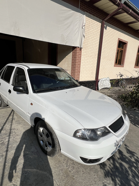 Nexia 2  Radnoy kraskasi yoq Metan