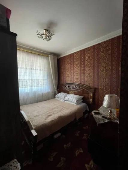 На Гунча Продаётся 4/2/4 квартира не торец
