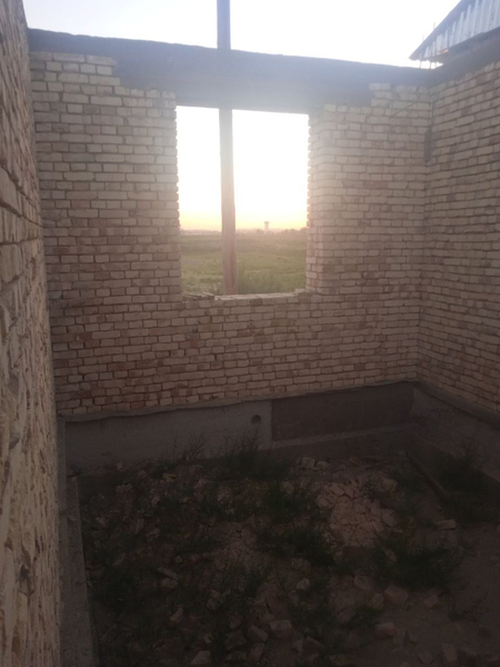 курилиши тугаланмаган уй сотилади