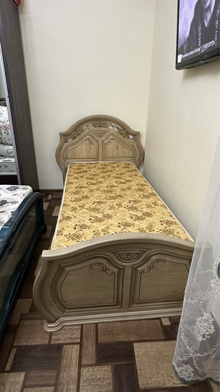 Кровать сотилади