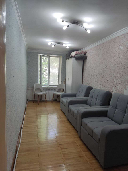 Продам 2х комнатную Косманавтов , Голубые купала