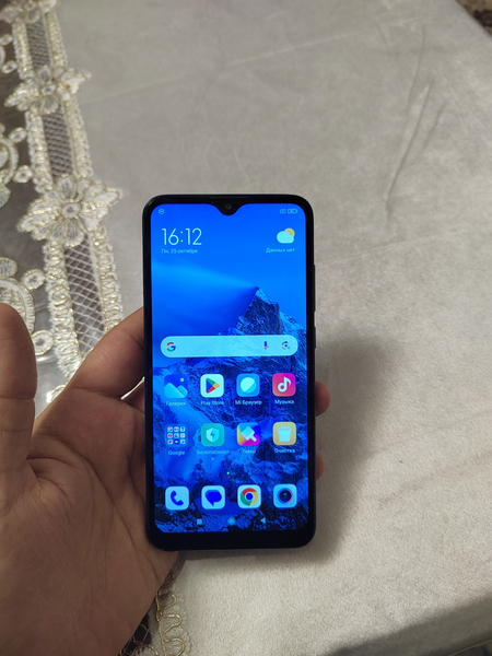 Xiaomi Redmi 8 4/64Gb Blue Original Sastayani Otlichni Igravoy yaxshi