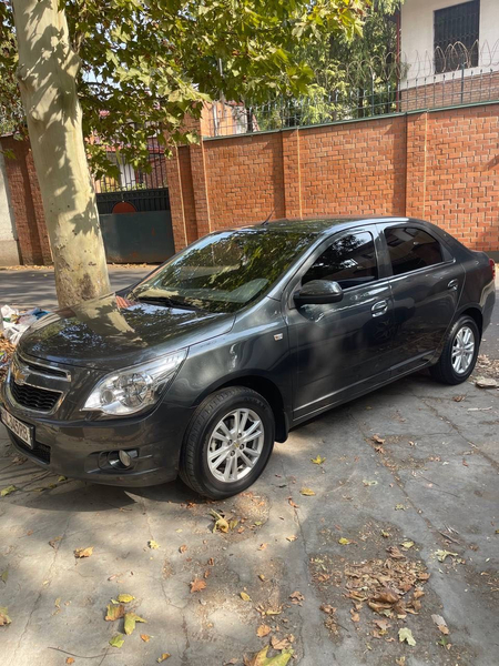 Chevrolet Cobalt , мокрый асфальт , автомат , 2022 год