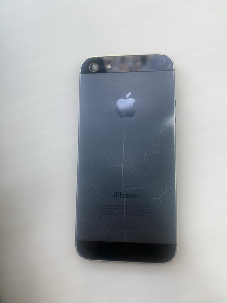Iphone 5 sotiladi 16tali