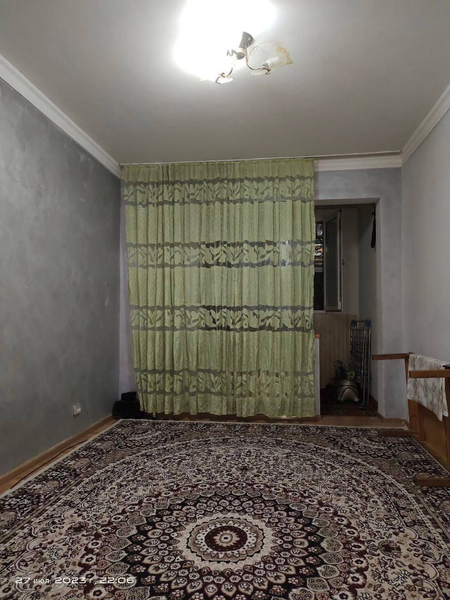Юнусобод 4кв 3/1/4 Сотилади