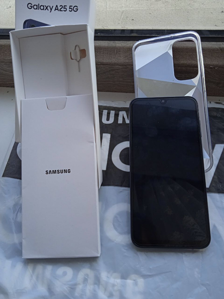Telefon sotiladi