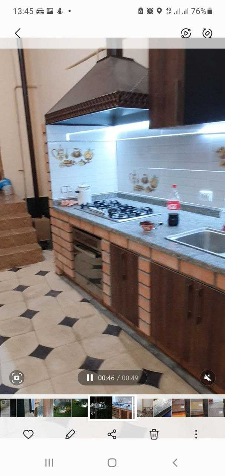 Nazarbek 4 sotixda 3 honali  uyni sotaman.Fasad 17 m.