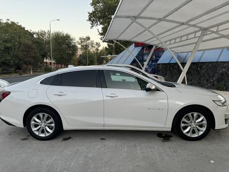 Malibu 2,4L primer qilingan zudlik bn sotiladi