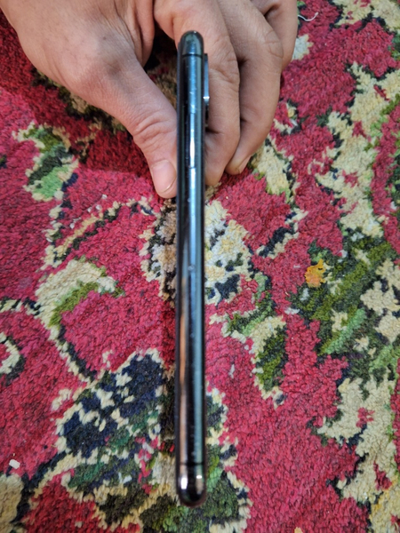 Iphone X karobka dakumenti yo 64 tali