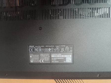 Noutbuk asus     .