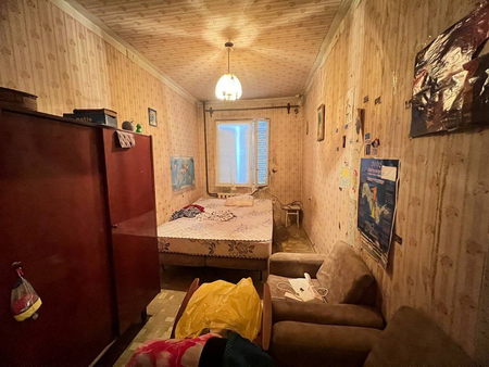 Срочно продам юнусобод 4 2/2/4 бал 1.5/6 раздел комнаты