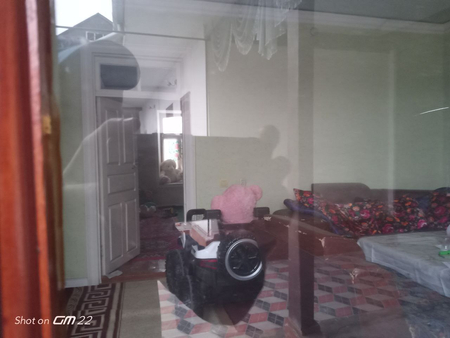 Уй сотилади 5 сотик 7 хонаси бор