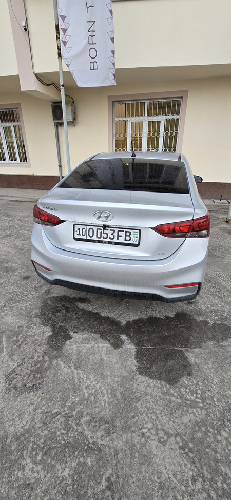 Hyundai accent 2020