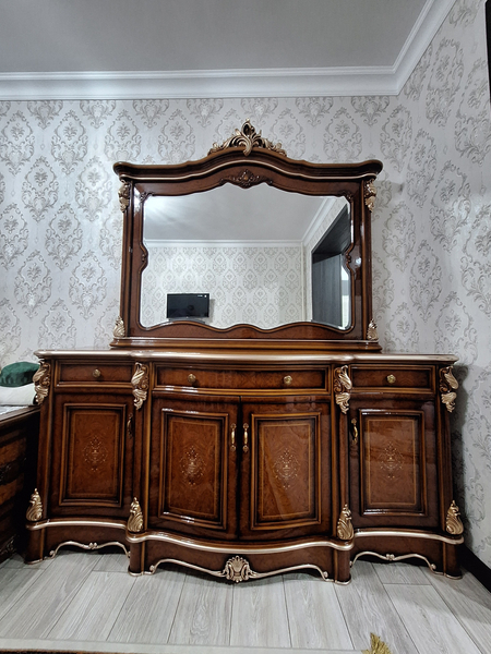 Продаётся комод. Китай
